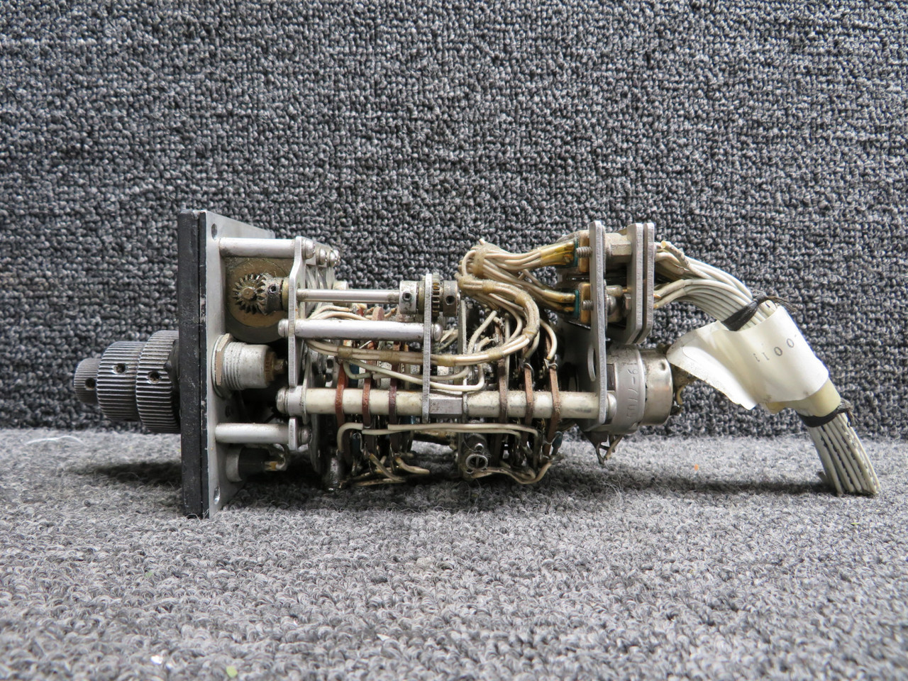 VHF Nav-1 Control Unit has Connections