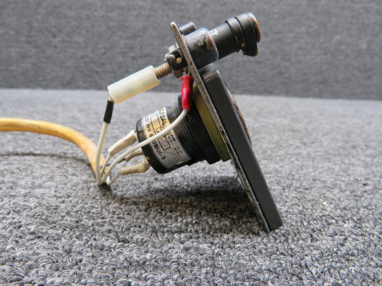 720-184 (Alt: 6608101-3) Hickok Cabin Temp Indicator Comes with Mount ...