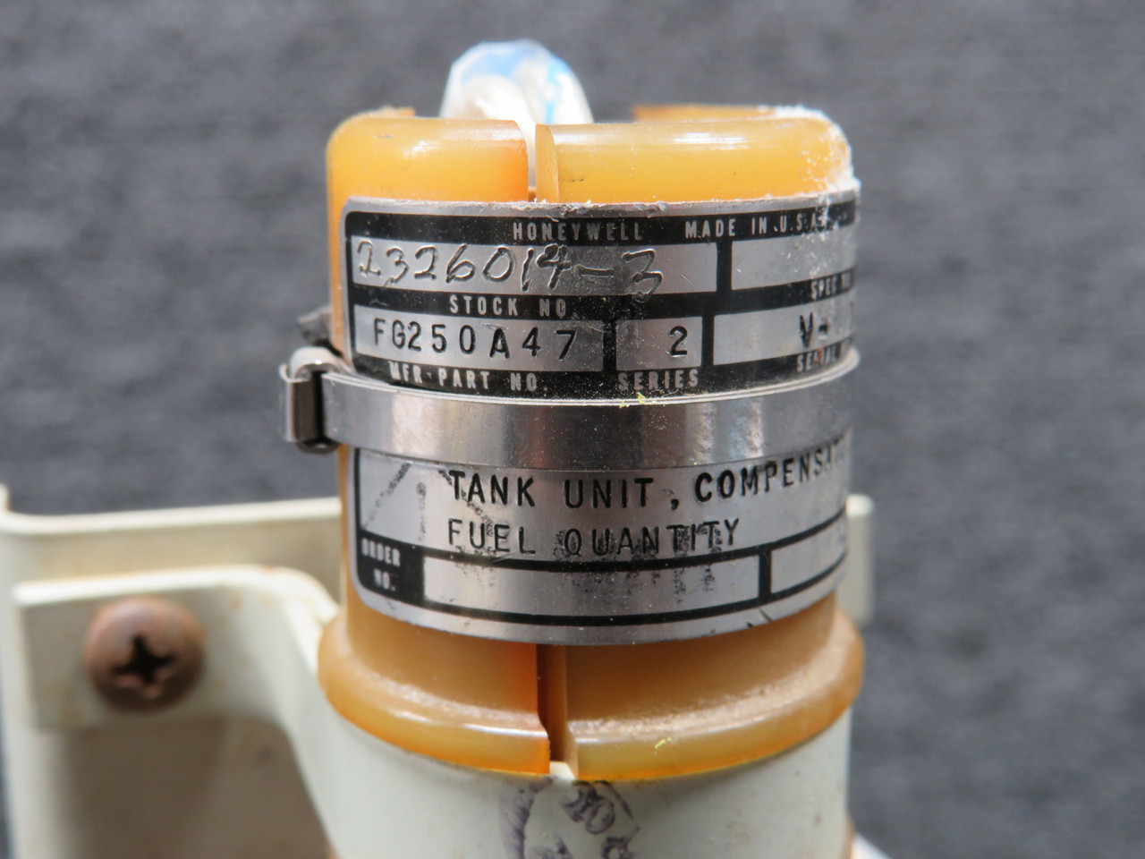 2326014-3 Honeywell Fuel Quantity Compensator Tank Assembly