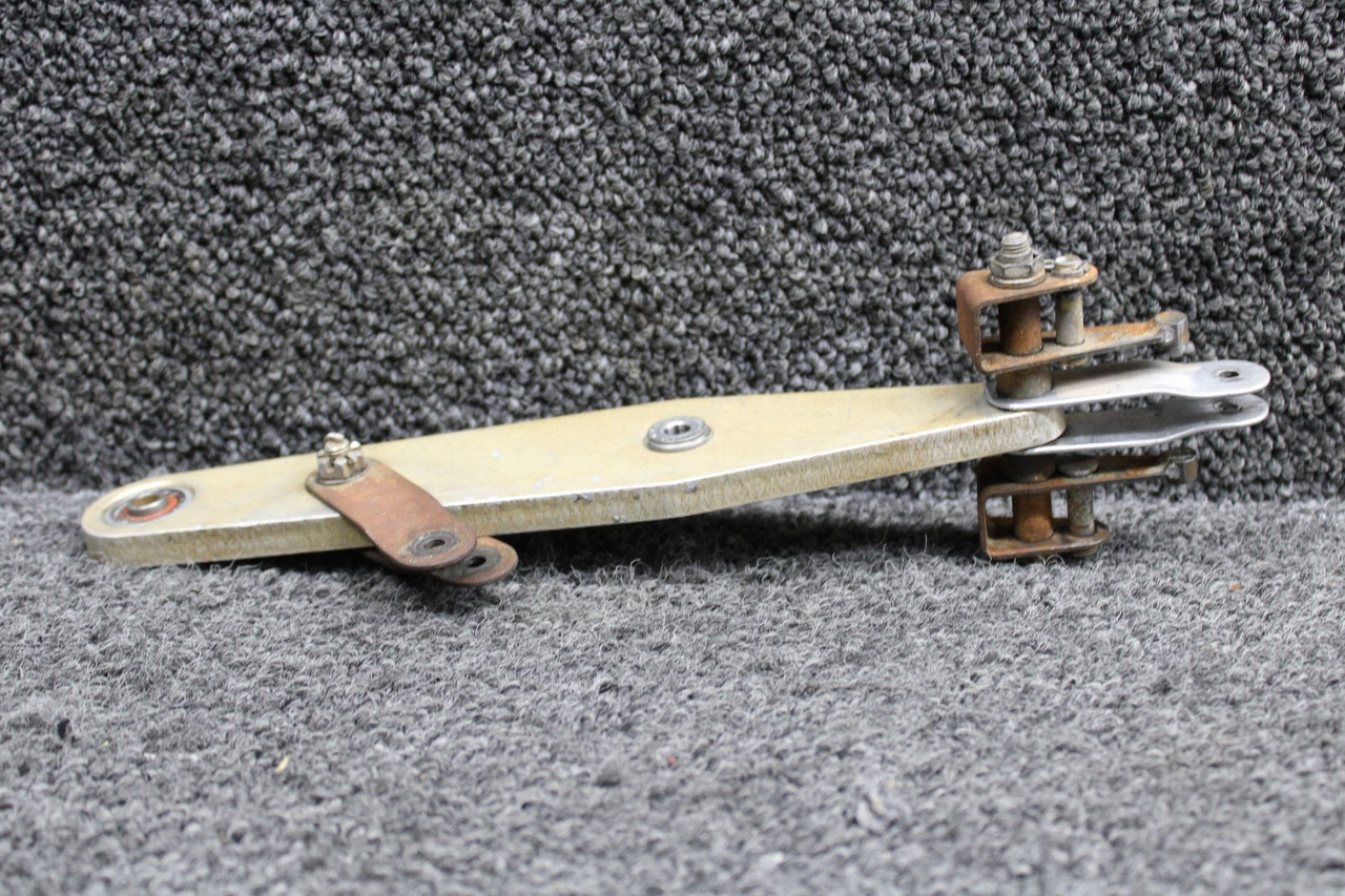 0760675-5 Cessna 182N Elevator Bellcrank with Links | Aircraft Salvage