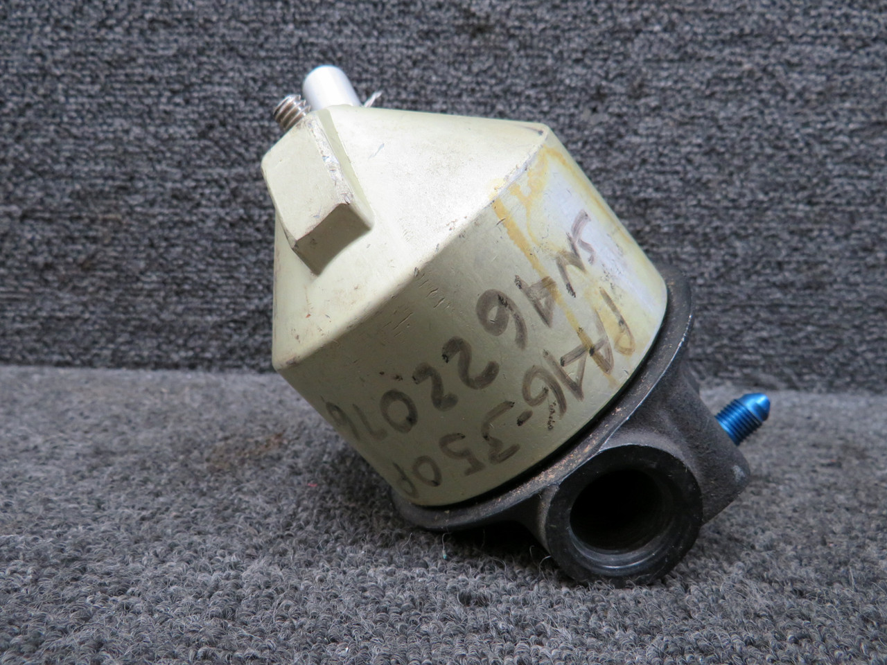 02W072322 (Alt: 758-647) Air-Maze Piper PA46-350P Fuel Filter Assembly Unit