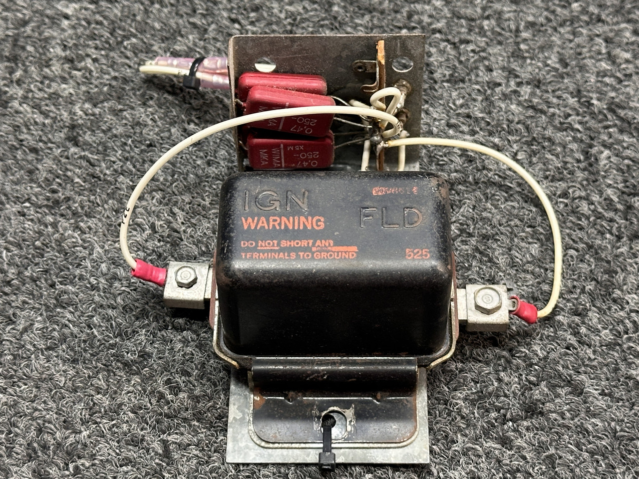 2098613 Piper Pa28-140 Voltage Regulator and Mount