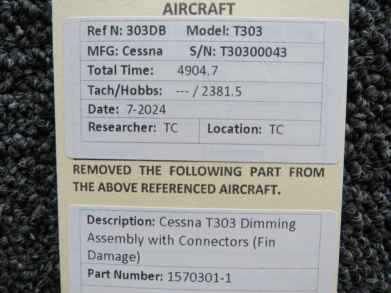1570301-1 Cessna T303 Dimming Assembly with Connectors (Has Fin Damage)