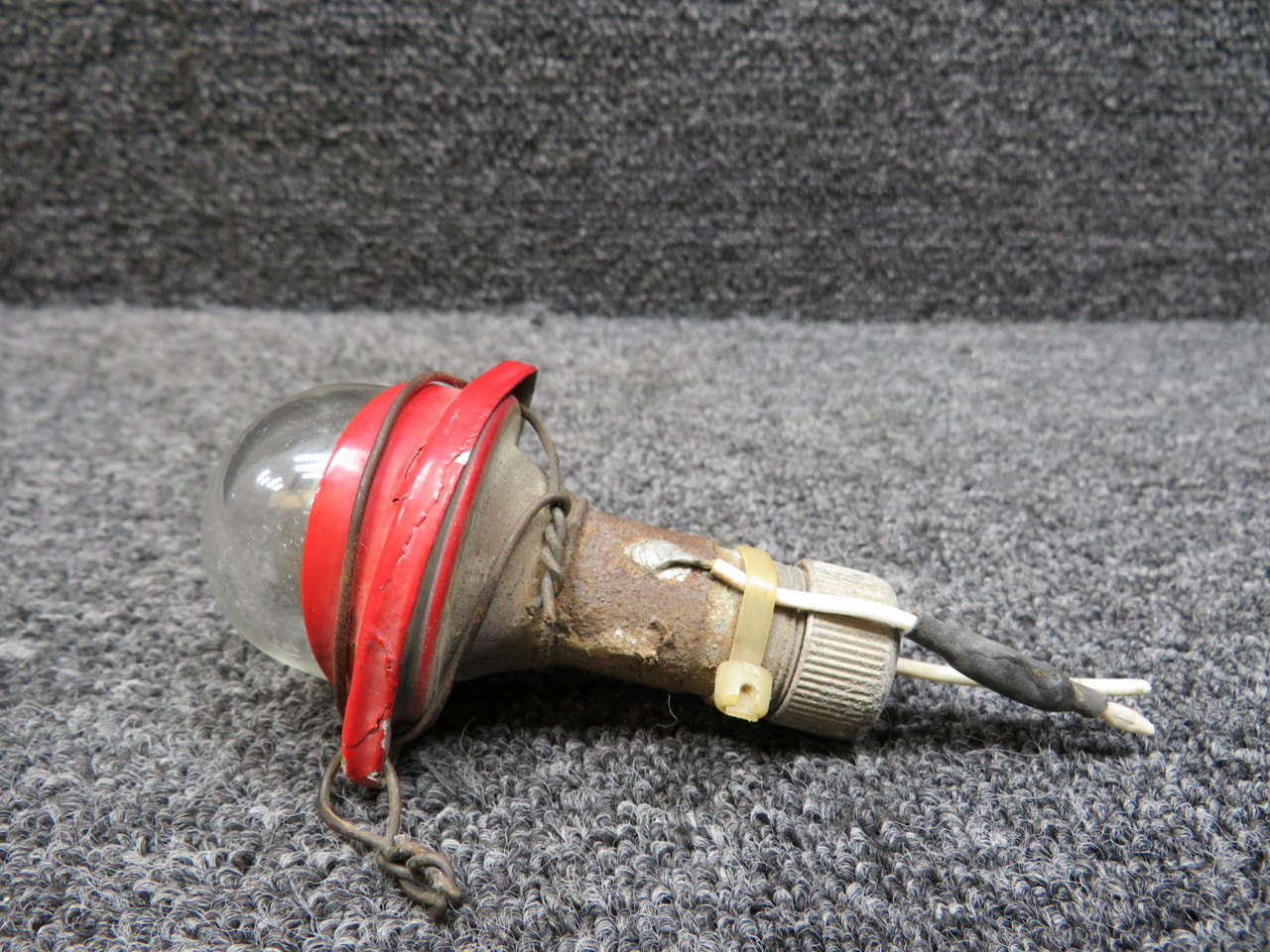 472-665 Piper PA-28-140 Wing Tip Navigation Light without Tip (Red ...