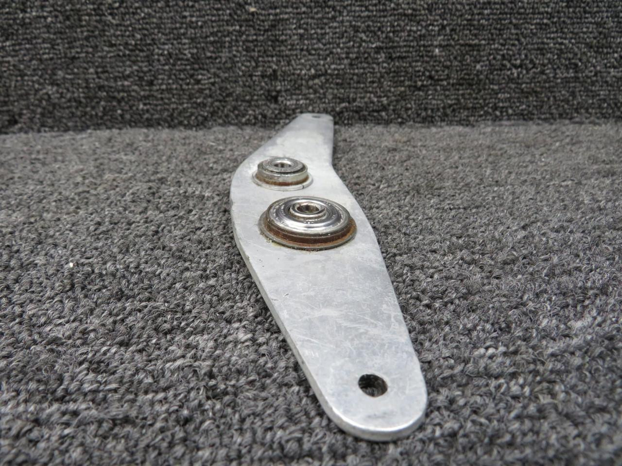 0513370-1 Cessna 172G Elevator Bellcrank Component