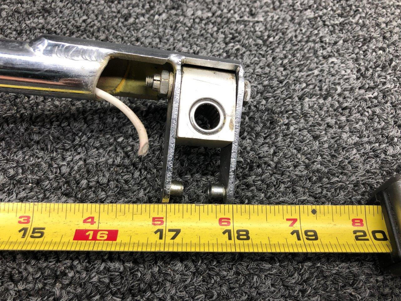 8571 / 7057-2 Mooney M20E Control Wheel Assy RH W/ Socket & Column