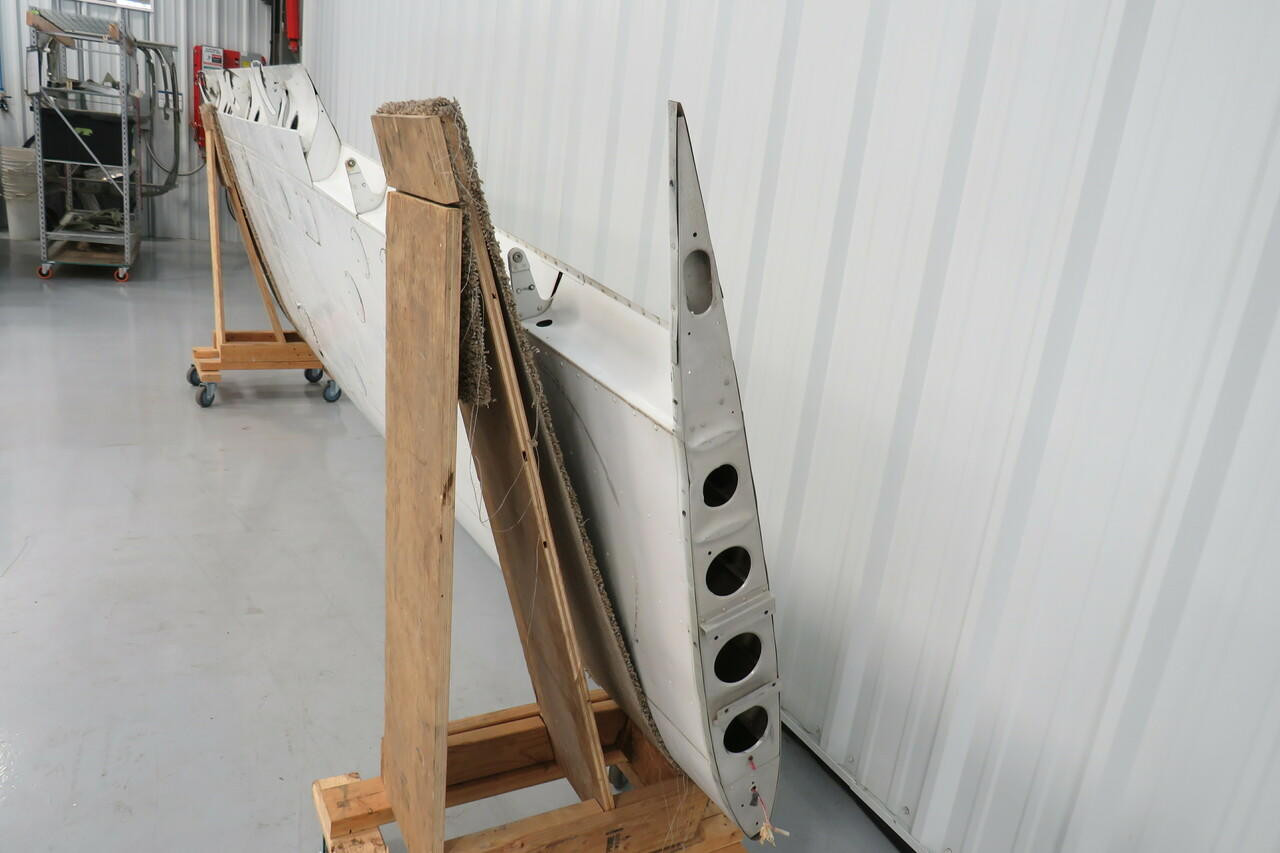 1220802-10 Cessna T207A RH Wing Extended Range Fuel Tank