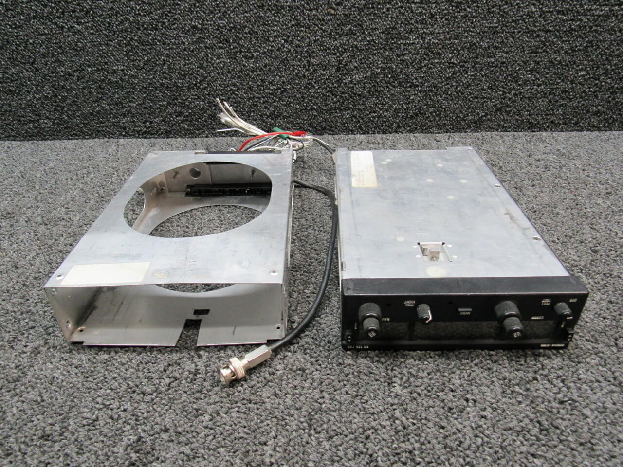 069-01028-1101 Bendix King KX125 VHF Nav / Com Unit W/ Tray (Volts: 14 ...