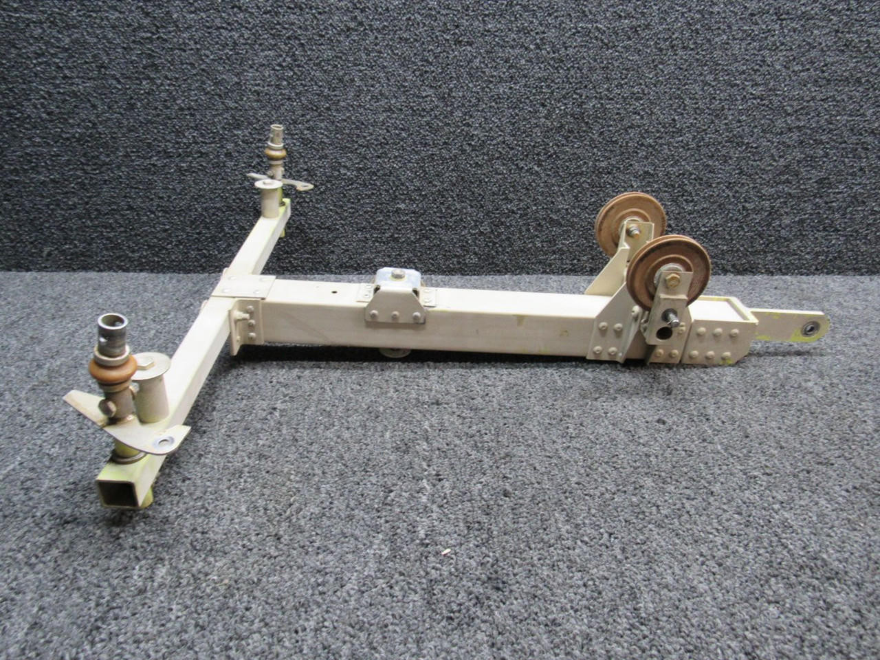 108-520021-1 Beechcraft BE-77 Control Column Assembly