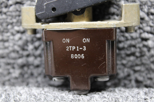 2TP1-3 Und Lab Inc Rocker Switch