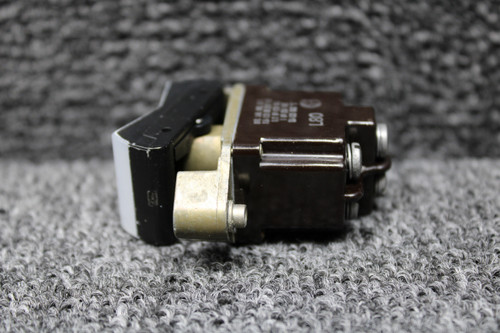 2TP1-3 Und Lab Inc Rocker Switch