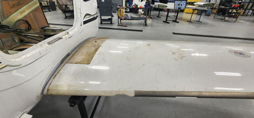 Cirrus SR22 Single Piece Wing Structure Assembly (Damaged) Core for Parts