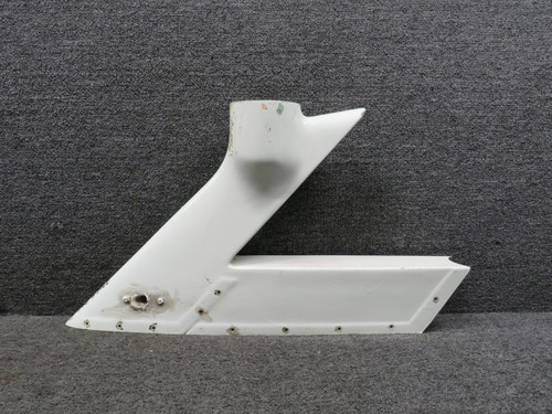 0831360-1 Cessna Fin Rotating Beacon Tip Assembly (Chipped Paint) For Sale