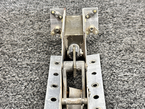 0851781-35 Hartwell Nacelle Baggage Door Latch with Lock (Colored, No Key)