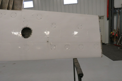 0822020-6 Cessna 320A RH Wing Assembly