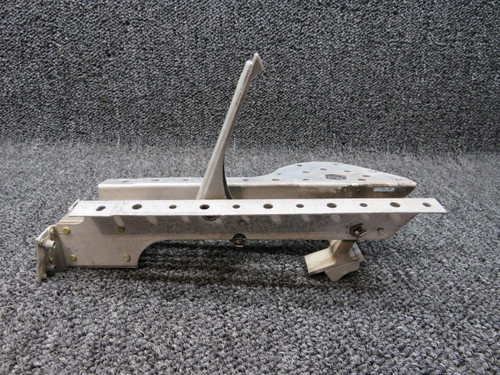 H966-1 Cessna 310R Nacelle Baggage Door Latch Assembly