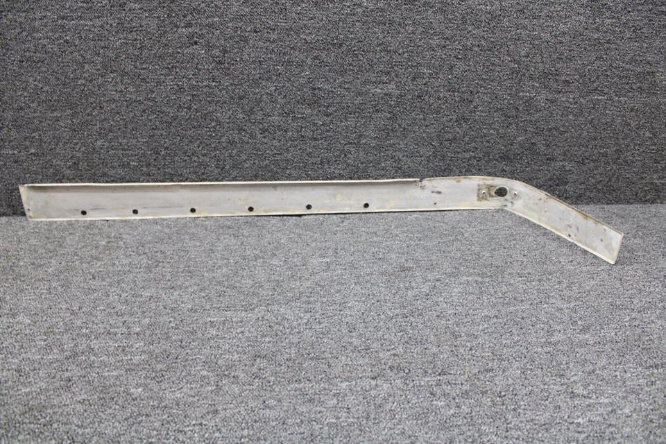 0520005-13 Cessna 172L Wing Fairing Assy RH