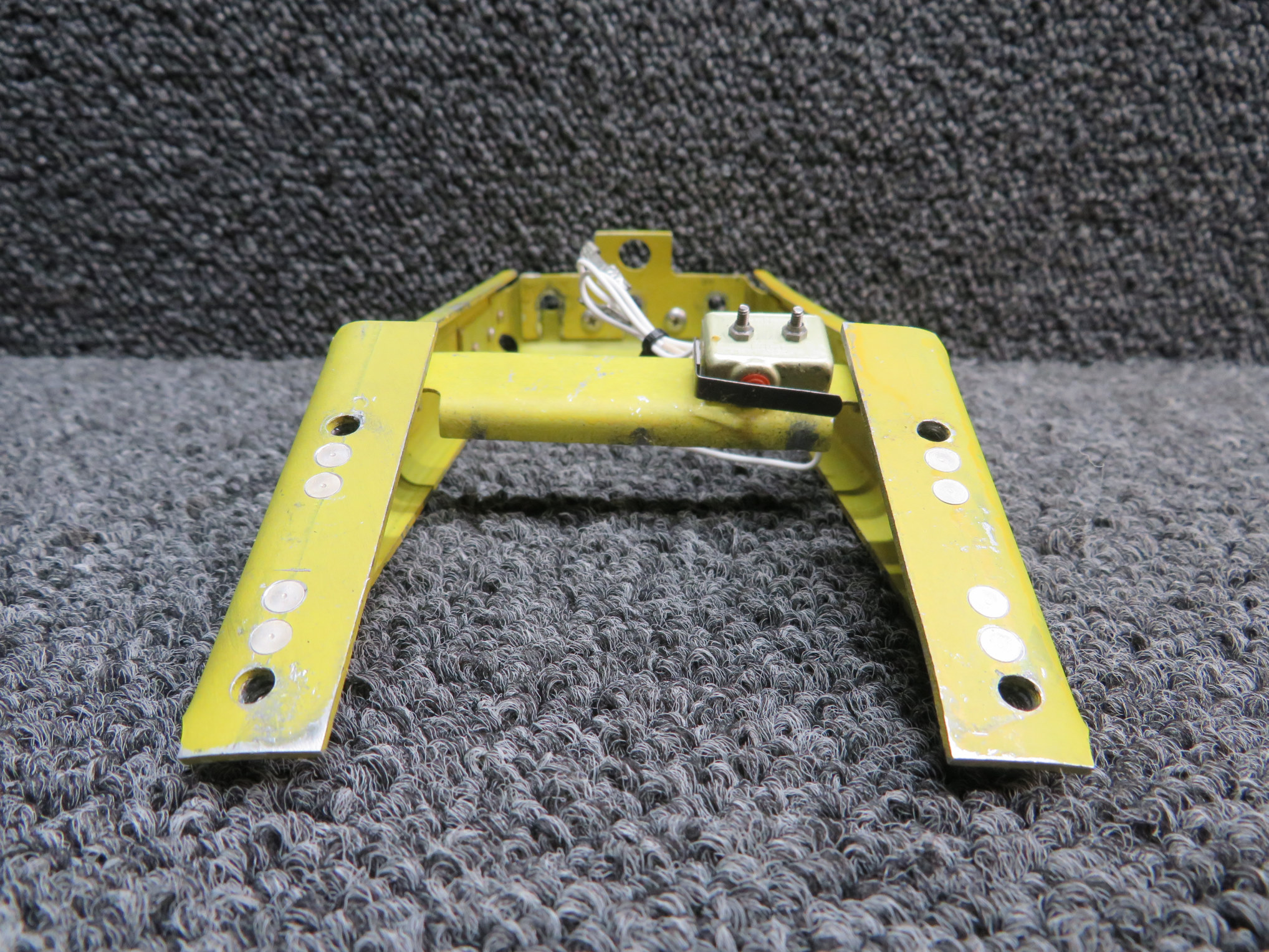 69324-005 Piper PA32R-301 Cockpit Engine Controls Mount Assembly For Sale