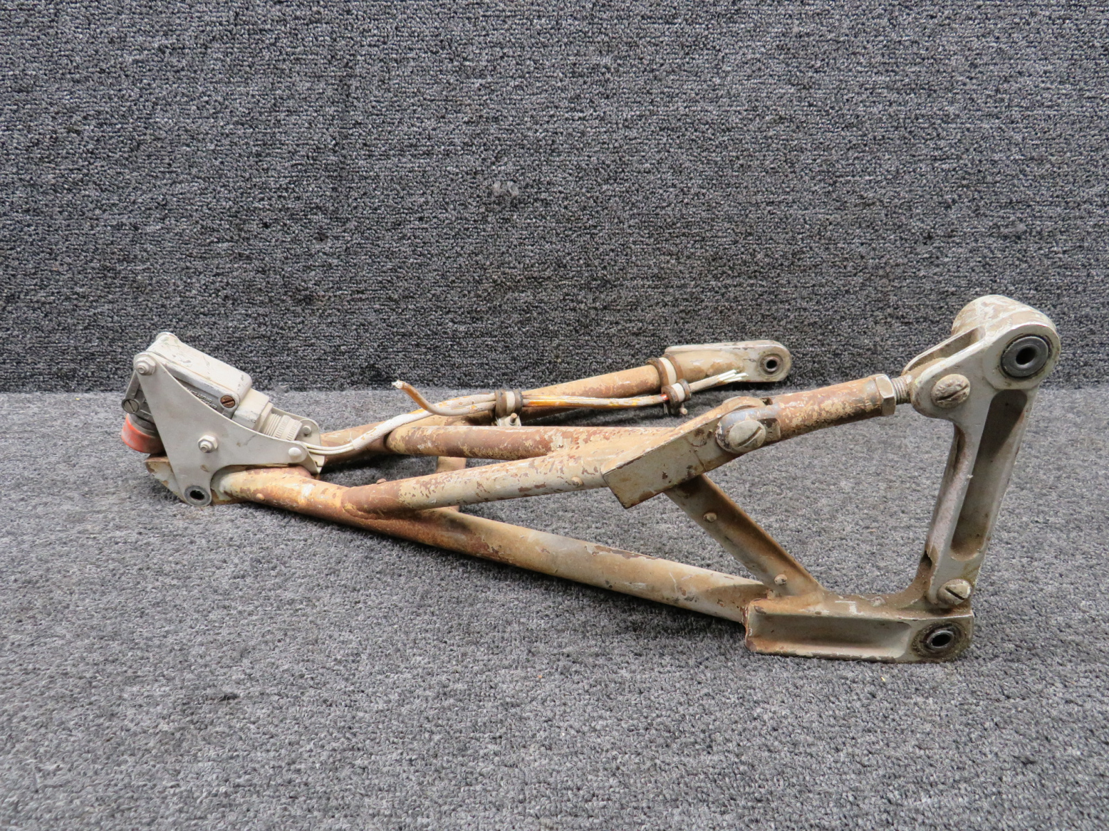 5042002-1 Cessna Nose Gear Drag Brace Truss Assembly and Switch