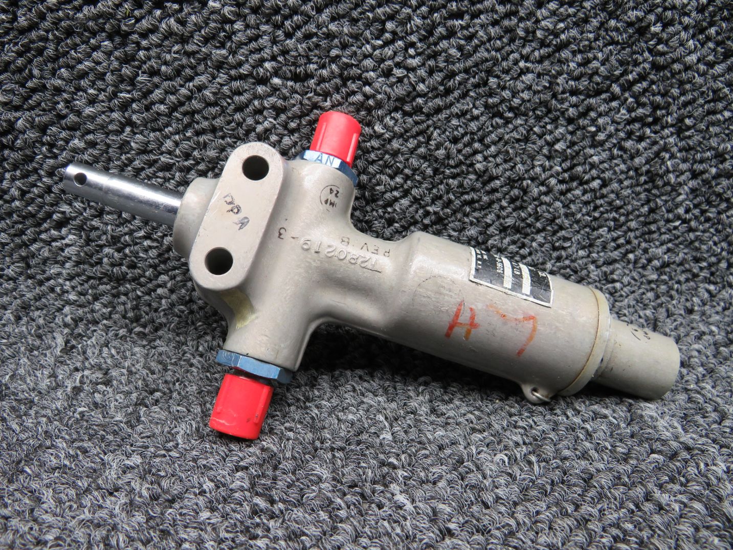 1280109-3 (Use: 1280504-2) Cessna 210 OAS Lock Cylinder Actuator For Sale