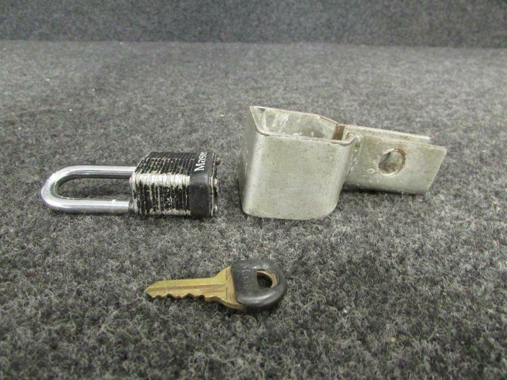 Cessna 172N Airheat Airlok Propeller Control Lock W/ Keys