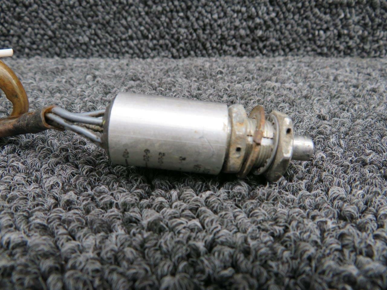 63-2100-5 Cessna 402C Nose Gear Micro Switch (Volts: 28)