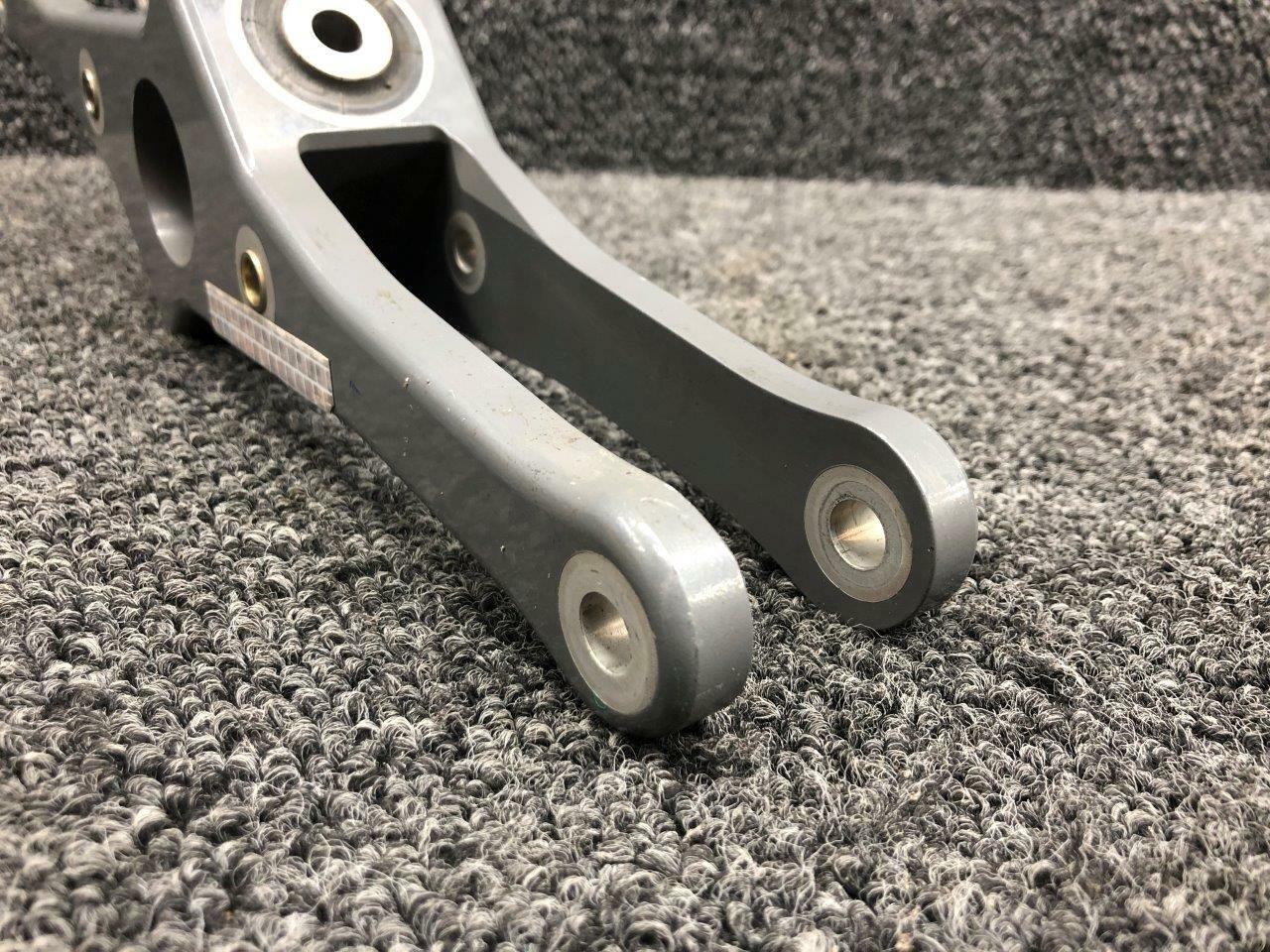 G062-1 (ALT: G062-2) Robinson R44 Tail Rotor Hub Assembly (Rotor Struck)
