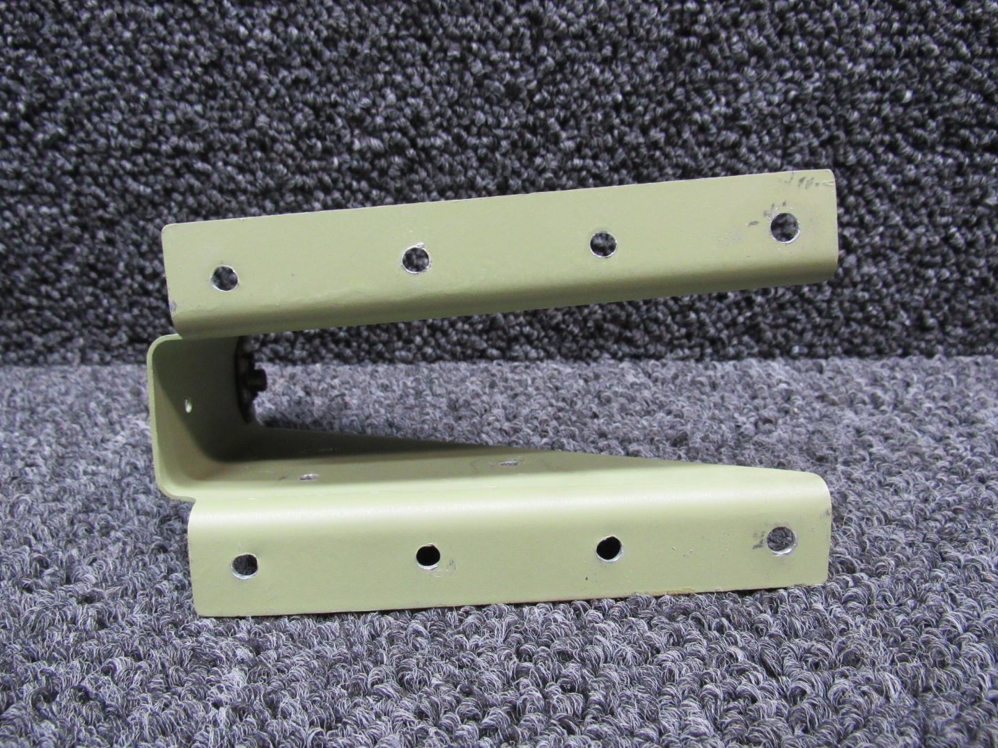 1211910-3-1 Cessna T206H Bracket Assembly
