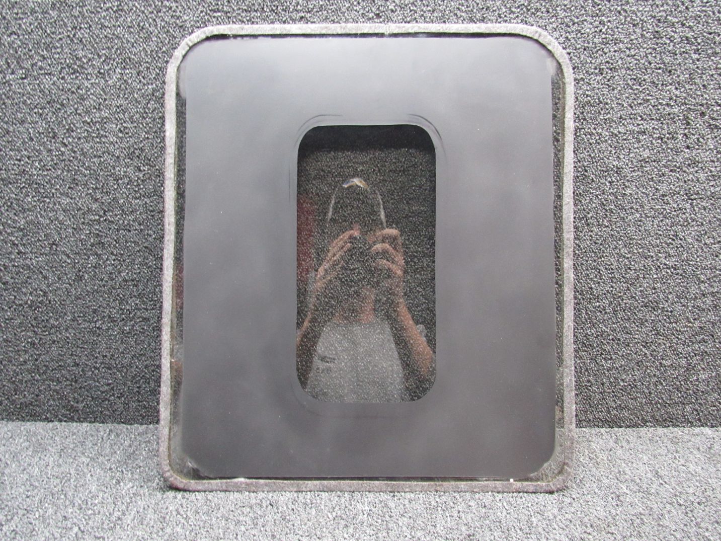 1211400-127 Cessna T206H Rear Window Assembly Center