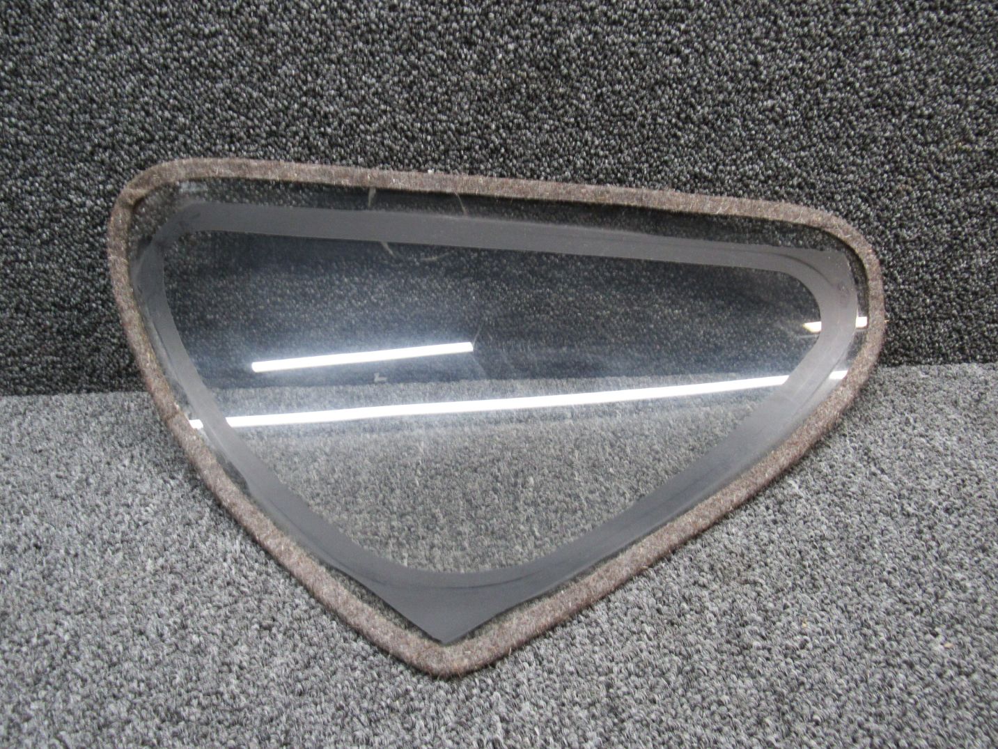 1211400-126 Cessna T206H Rear Window Assembly RH