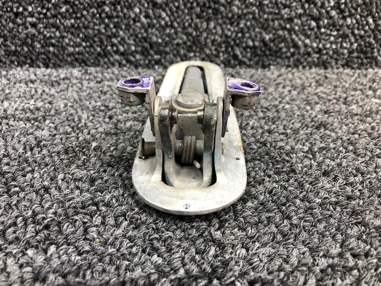 35-400014-615 / 35-400032-3 Beech E-55 Inside Cabin Door Handle Assy W ...