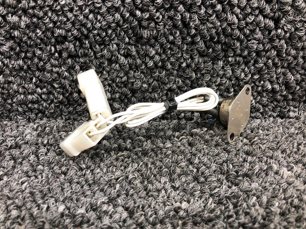 A058-2 Robinson R22 Beta Main Rotor Gearbox Over Temperature Switch