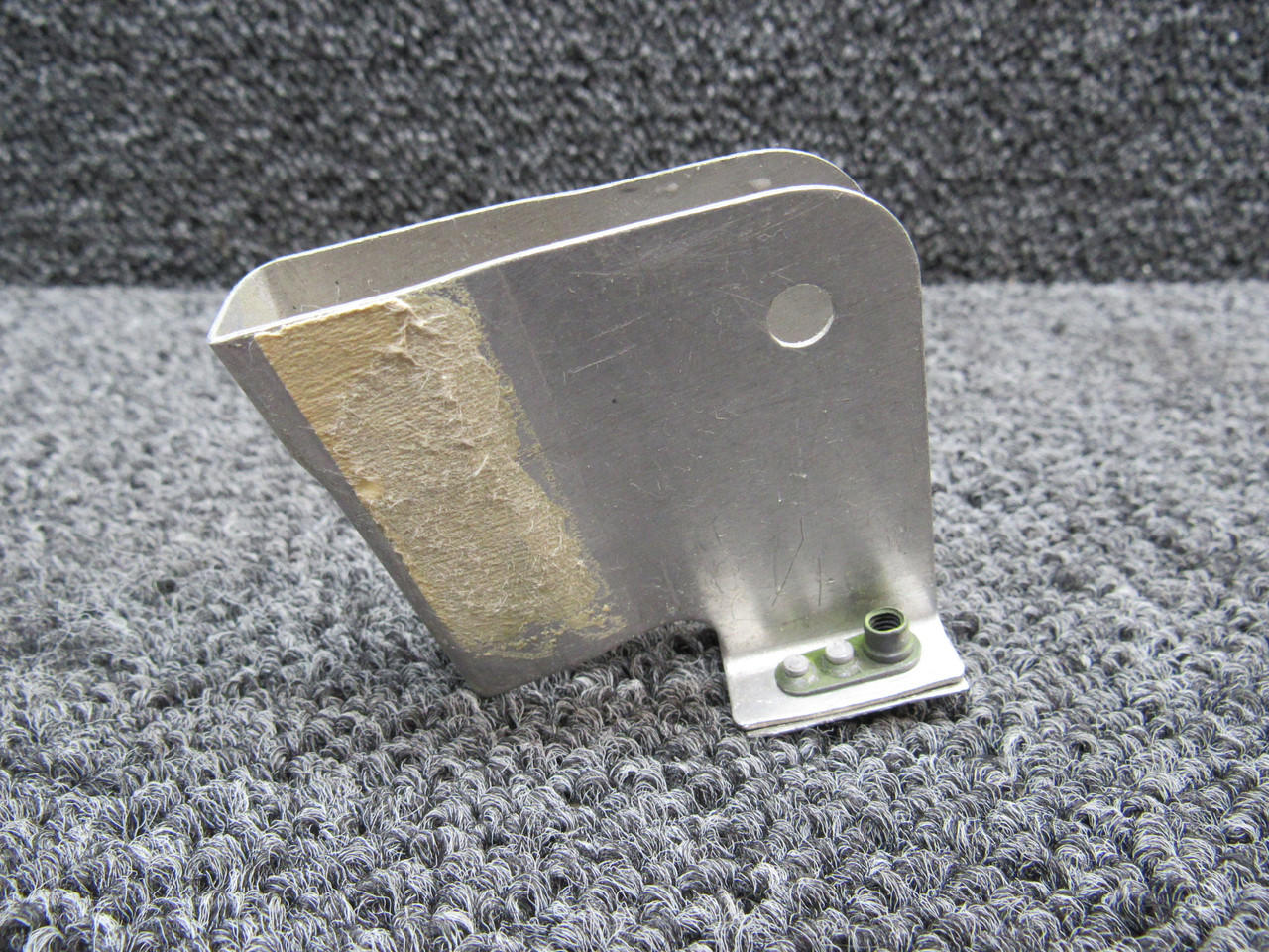 0760105-2 (USE: 0760105-6) Cessna 182 Aileron Bracket RH (NEW OLD STOCK) (SA)