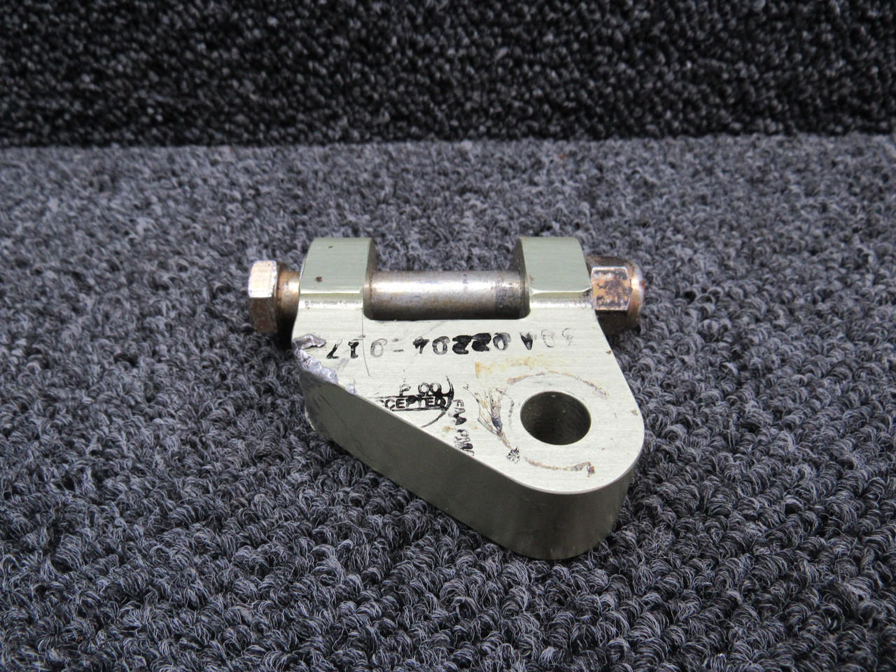 30A02204-017 Wipline Floats 3000 Series Fitting Lower Forward (SA)