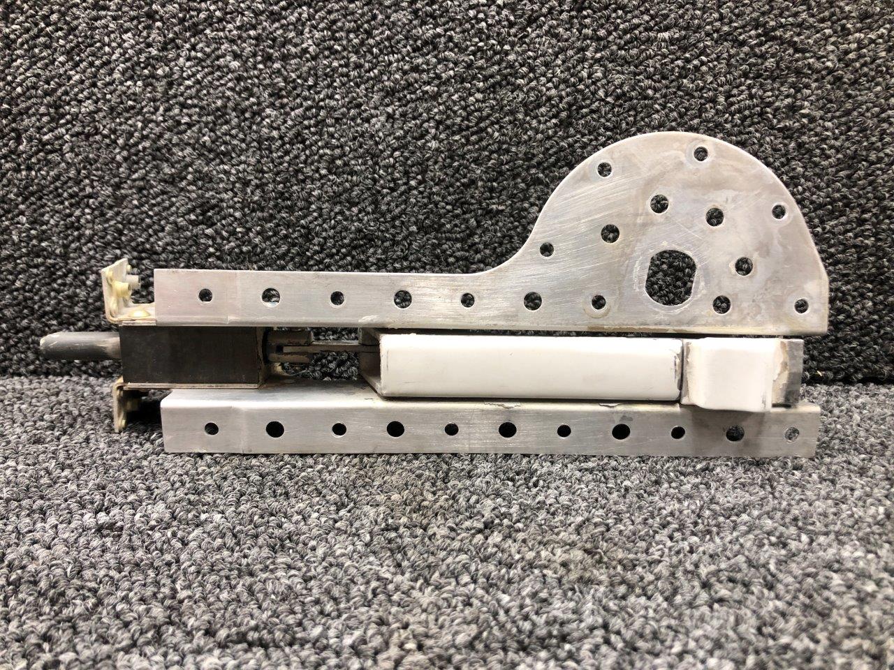 0851781-35 (USE: H966-1) Hartwell Wing Locker Baggage Door Latch Assembly