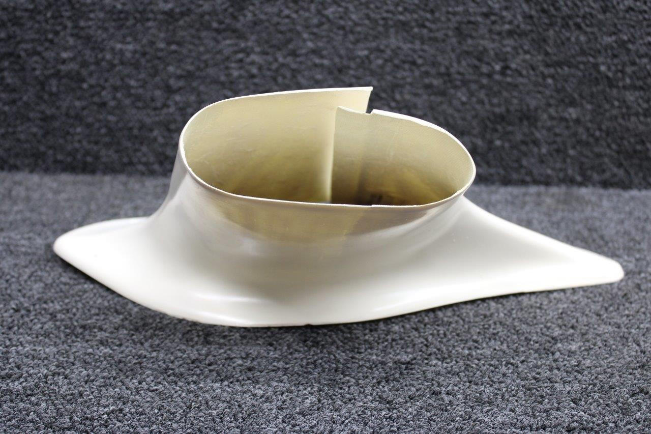 118-4-24 Cessna Wing Strut Fairing Assembly (NEW OLD STOCK) (SA)