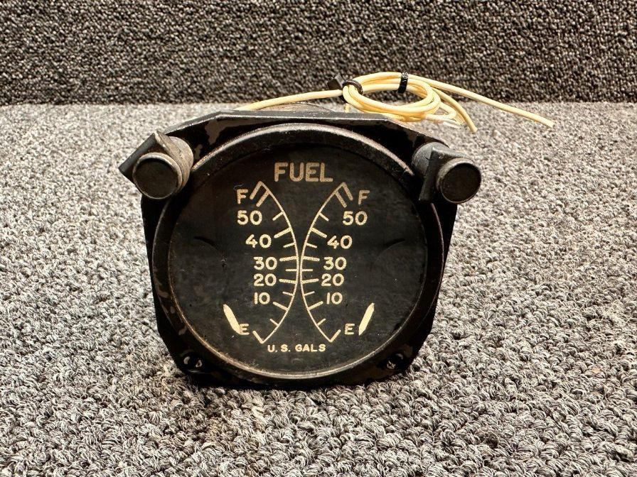 EA124AN-124 Liquidometer Corp Fuel Quantity Indicator (Volts: 24)