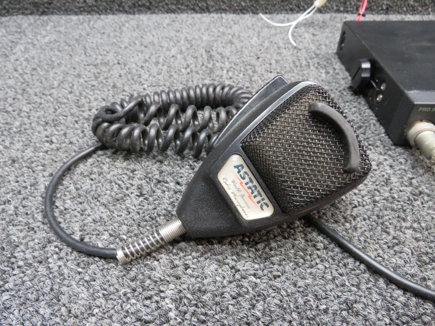 PRO510XL Uniden Compact CB Radio has Microphone For Sale