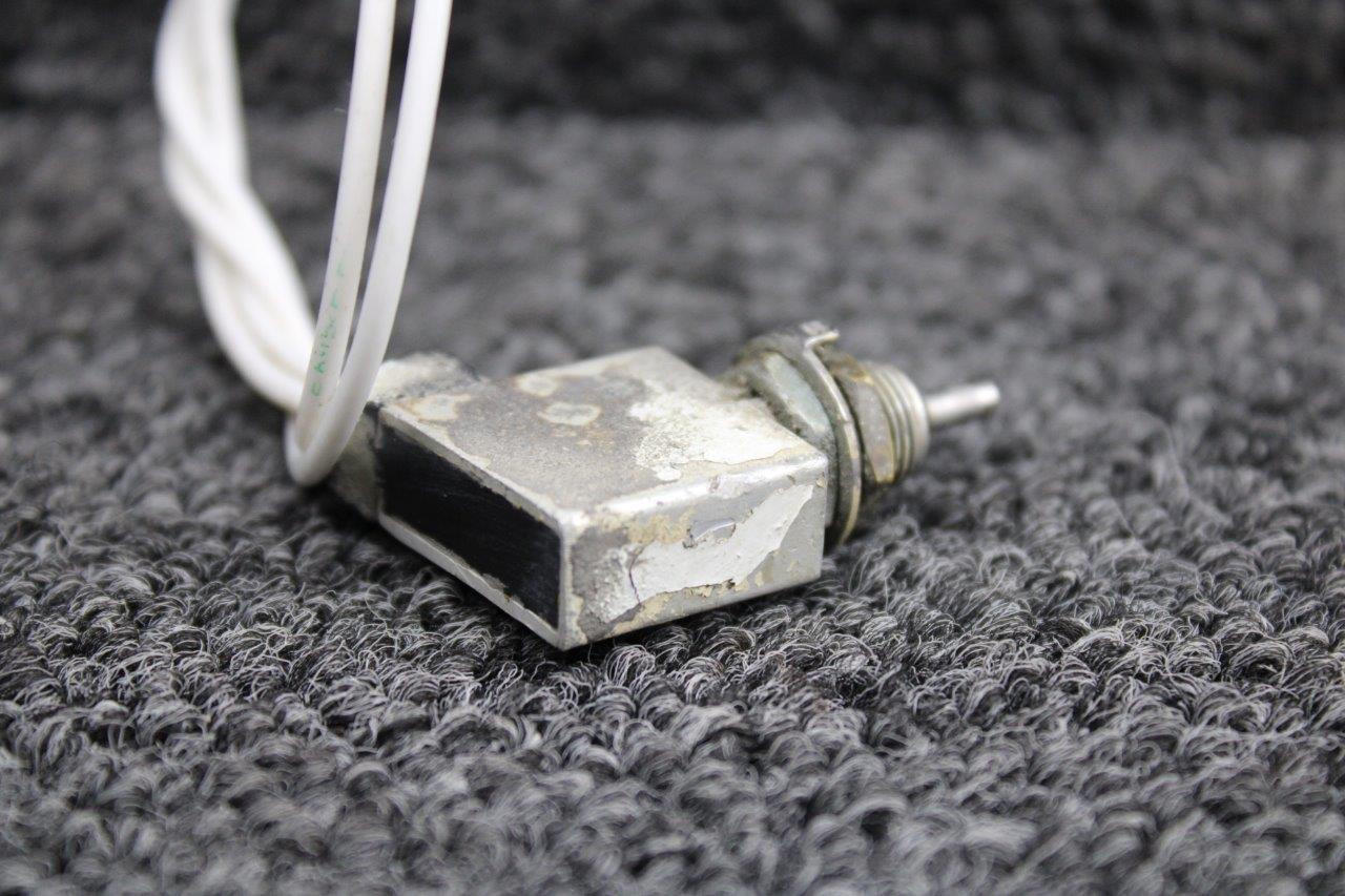 S1377-1 (Use: P6-340005) Cessna 210N Main Gear Downlock Microswitch