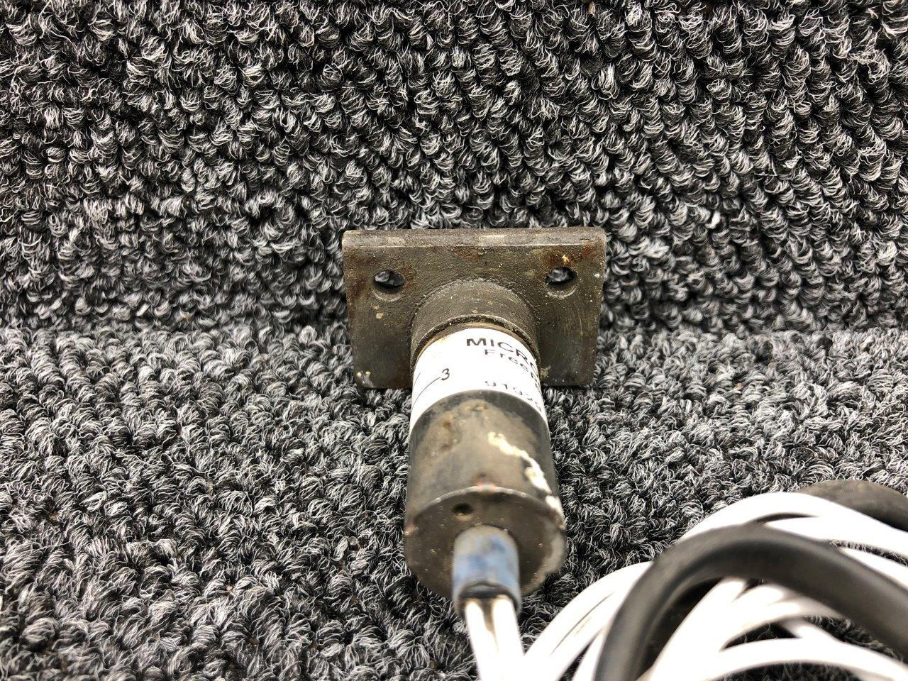 602EN67-6B Cessna 172RG Nose Gear Squat Switch