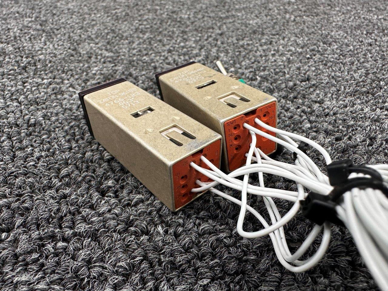 96182 (Alt: 4766-101) Eaton Push Button Indicating Light Set- With Switch