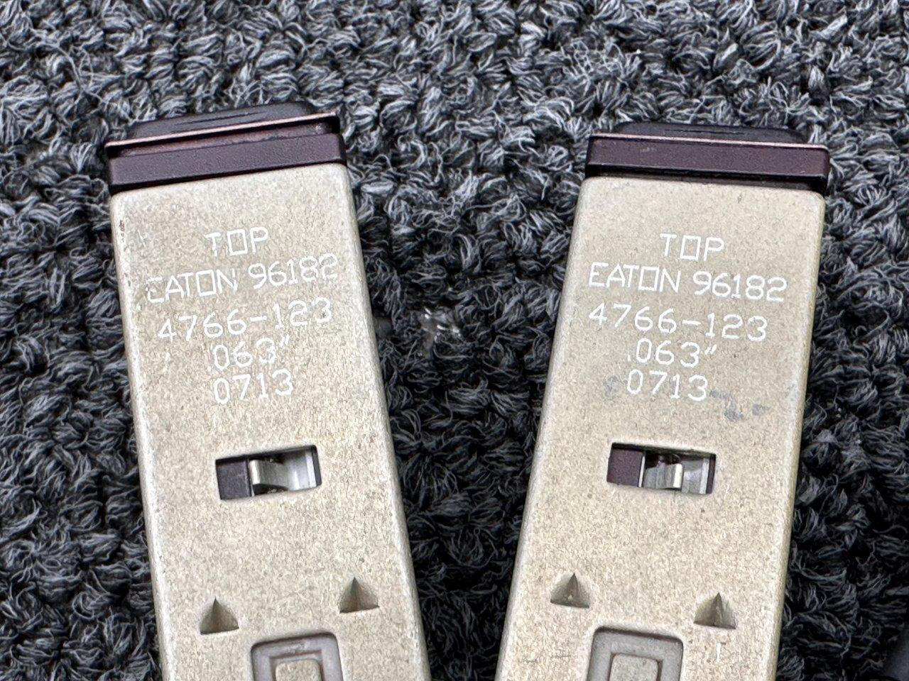 96182 (Alt: 4766-101) Eaton Push Button Indicating Light Set- With Switch