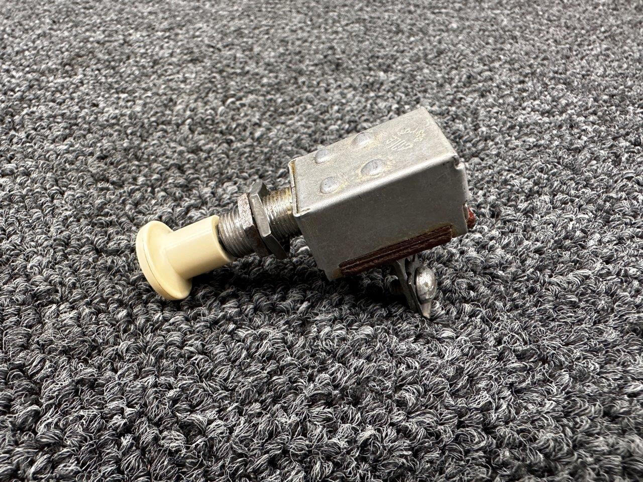 0713026 4 Use Pn 5007 Cessna 210 Pitot Heat Push Pull Switch