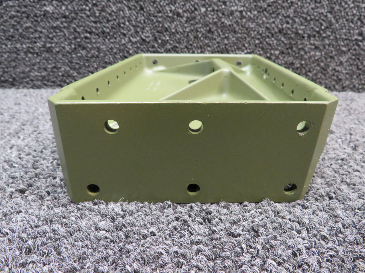 0541122-1 Cessna 172G LH Main Gear Support - Inboard (Zinc Chromate)
