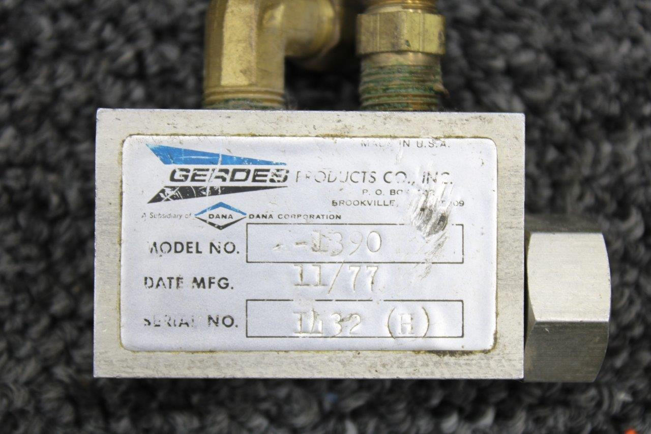 A-1390 Gerdes Alt Static Air Switch (No Knob) | BAS Aircraft Salvage