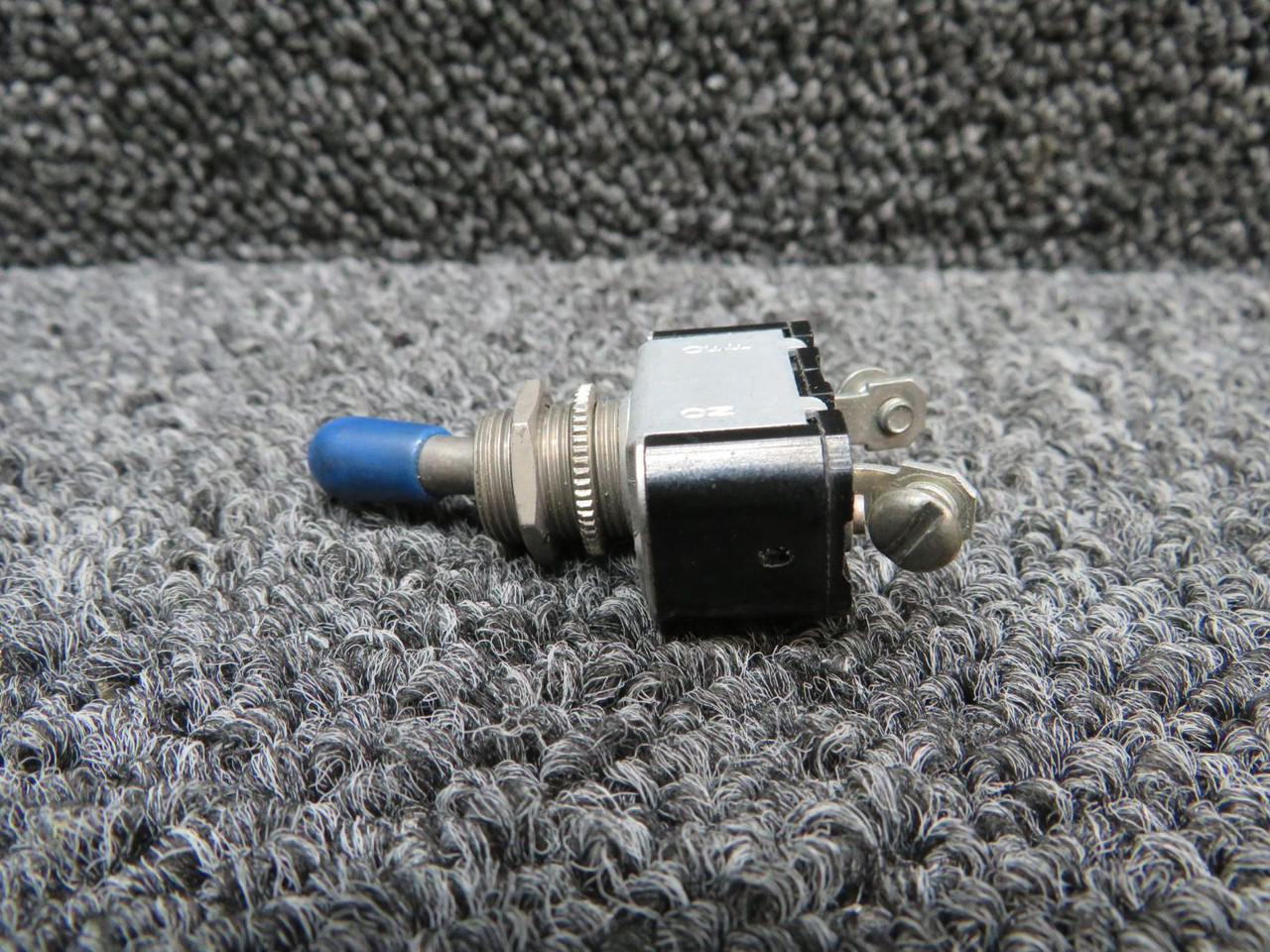 MS35058-22 (Alternate: 8801K22) Cutler-Hammer Toggle Switch