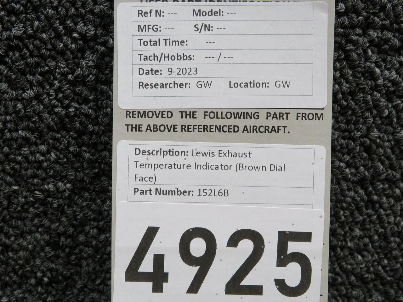152L6B Lewis Brown Dial Faced Exhaust Temperature Indicator
