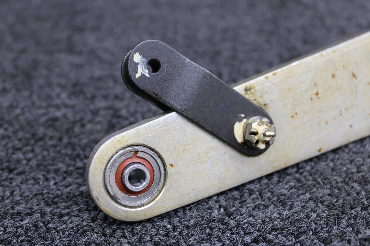 0760675-5 Cessna 182P Aft Elevator Bellcrank Assembly with Links