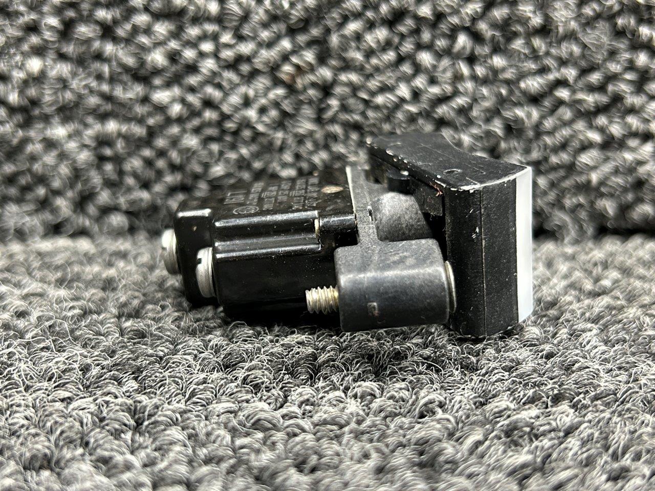 1TP1-3 Und. Lab. Inc. Aft Evaporator Rocker Switch Hi, Low