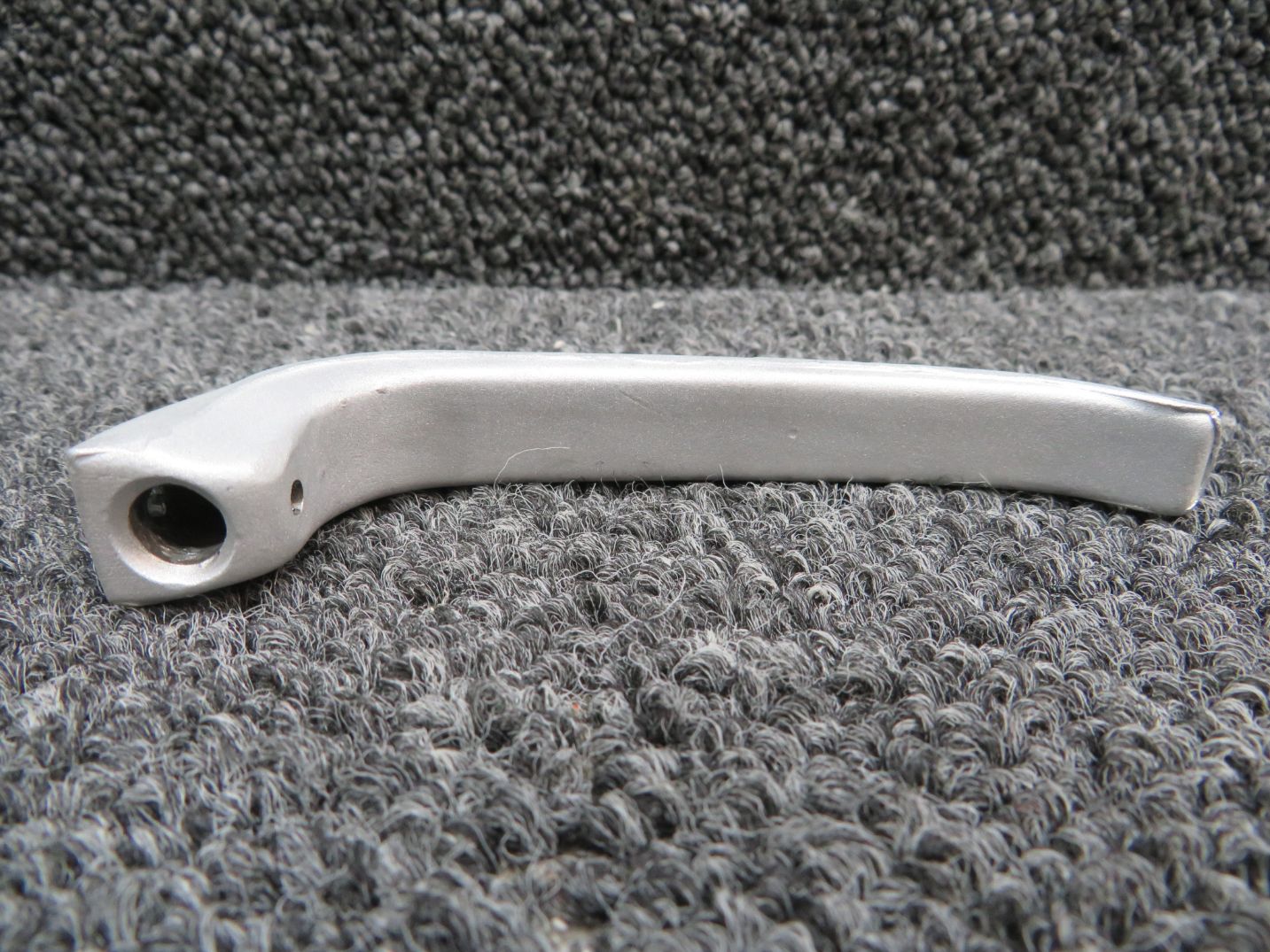 0413196-3 Cessna T188C Aircraft Cabin Door Handle